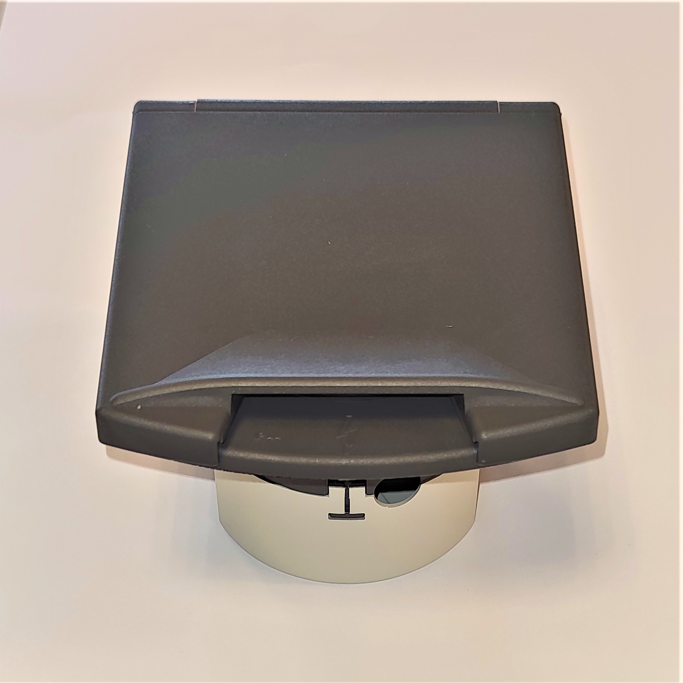 INTAG 230 V GRÅ CEE 09- – JGs Husvagnar Kristinehamn